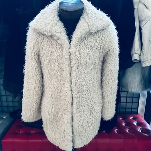 BCBGeneration | Jackets & Coats | Bcbggeneration Faux Fur Teddy Coat ...